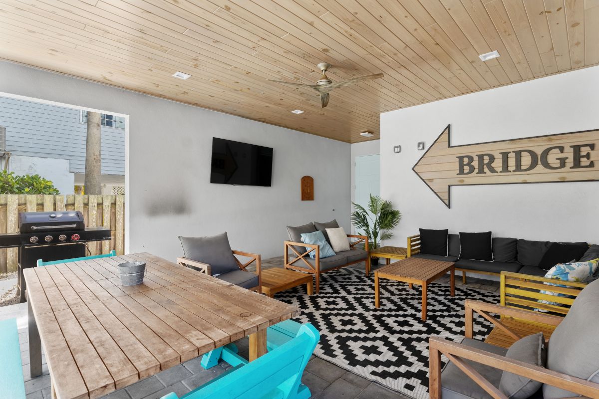 Beach Daze | Bradenton Beach, FL | Beach House Real Estate