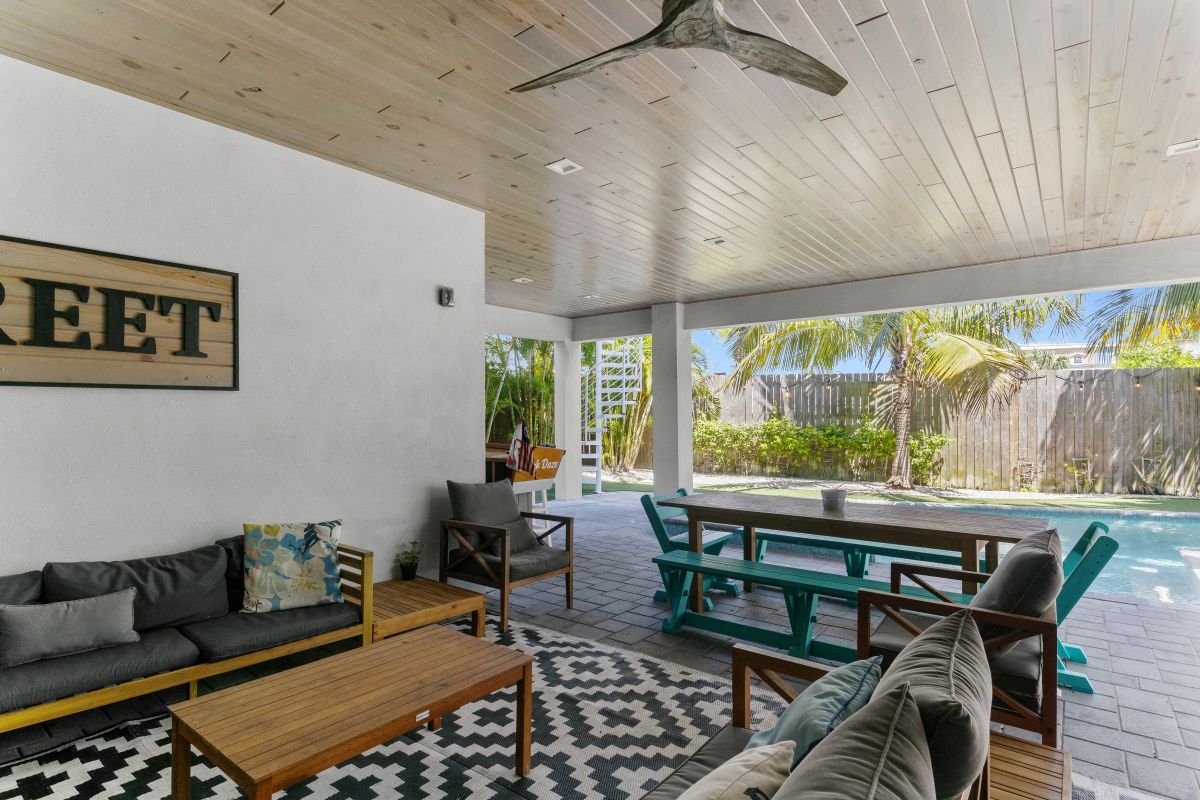 Beach Daze | Bradenton Beach, FL | Beach House Real Estate