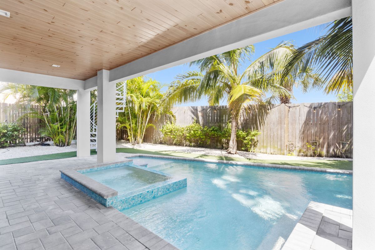 Beach Daze | Bradenton Beach, FL | Beach House Real Estate